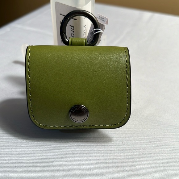 Coach | Cell Phones & Accessories | Nwt Coach Wireless Earbud Case ...